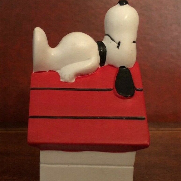 Peanuts | Toys | 966 Snoopy His Dog House Toy Action Figure | Poshmark